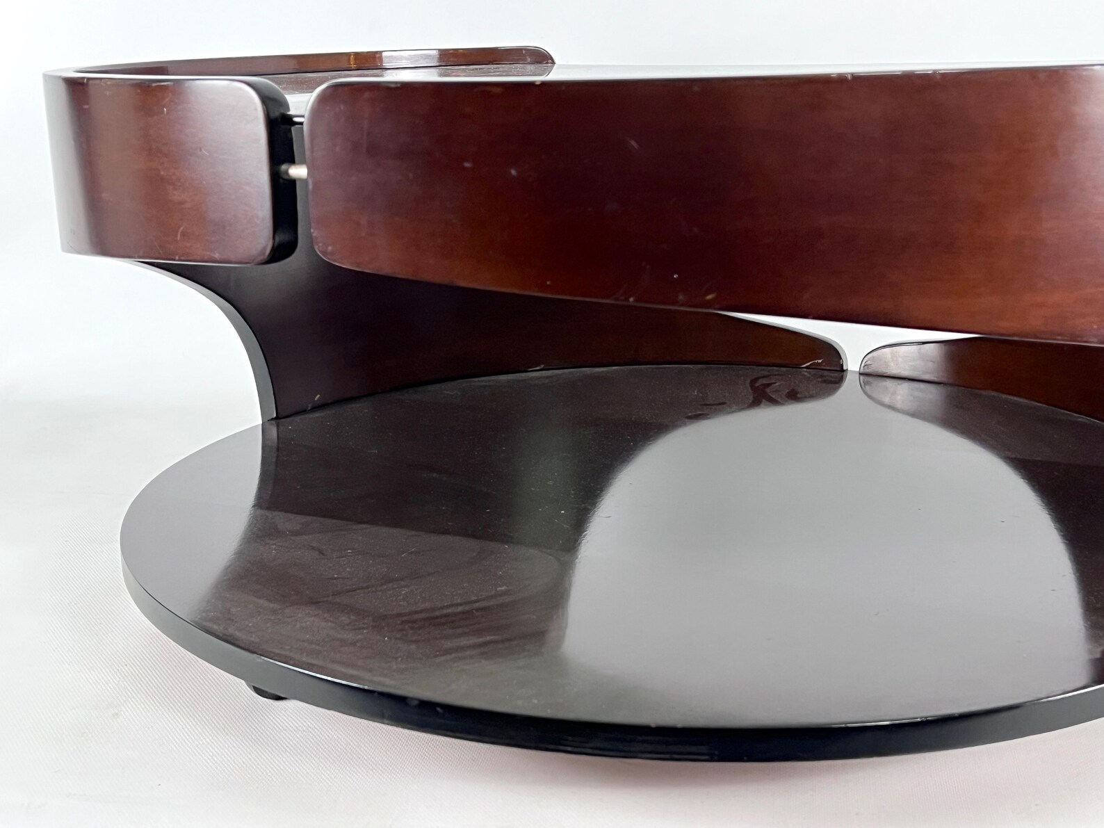 Mid-century Modern Wood Round Coffee Table in Gio Colombo Style. Italy ...