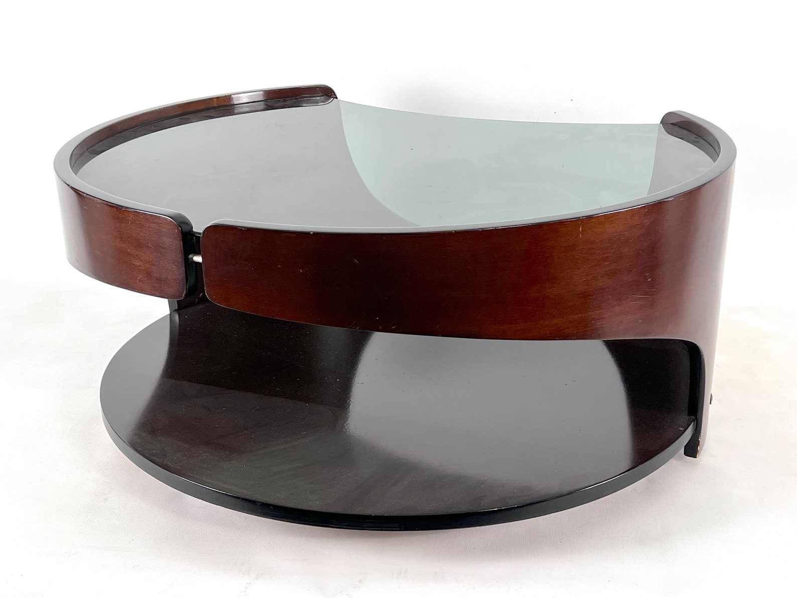 Mid-century Modern Wood Round Coffee Table in Gio Colombo Style. Italy ...