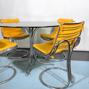 Vintage Space Age Dinner Table and Four Chairs in the Manner of Gastone ...