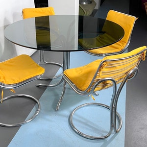 Vintage Space Age Dinner Table and Four Chairs in the Manner of Gastone ...