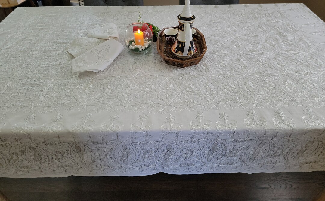 Elegant White Linen Tablecloth With Set of 8 Napkins. Hand Embroidered ...