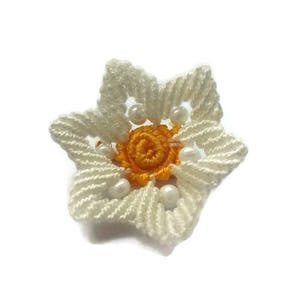 Daisy Brooch - Etsy