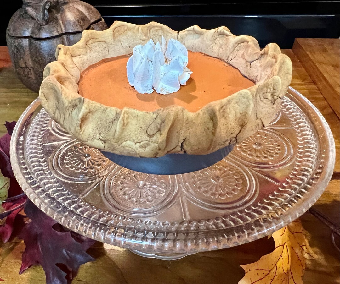 Primitive Faux Miniature Pumpkin Pie, Farmhouse, Faux Food Display ...