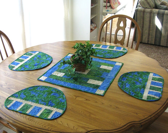 Designs to Share With You on A Roll Quilt Pattern Placemat Centerpiece ...