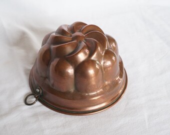 Antique Cake Pan - Etsy