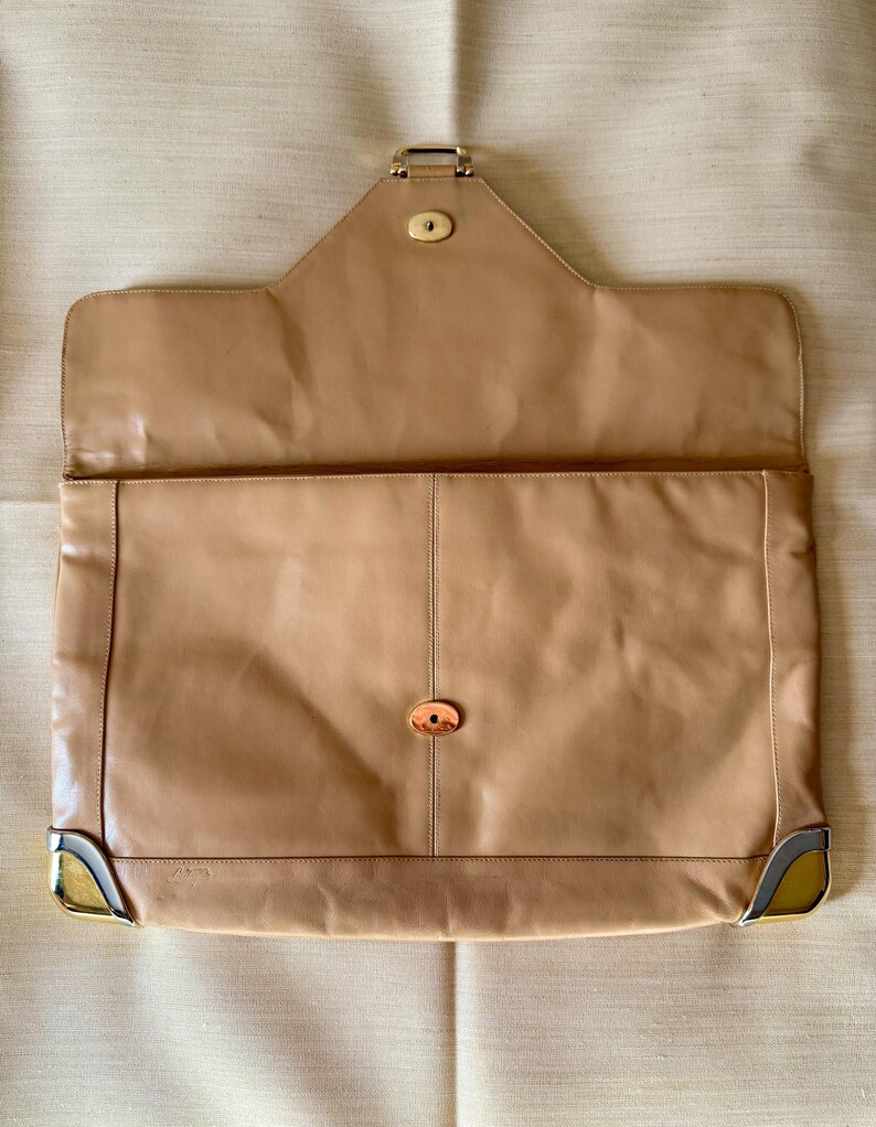 1970s Lou Taylor Italy Tan Leather Envelope Large Clutch Purse Handbag ...
