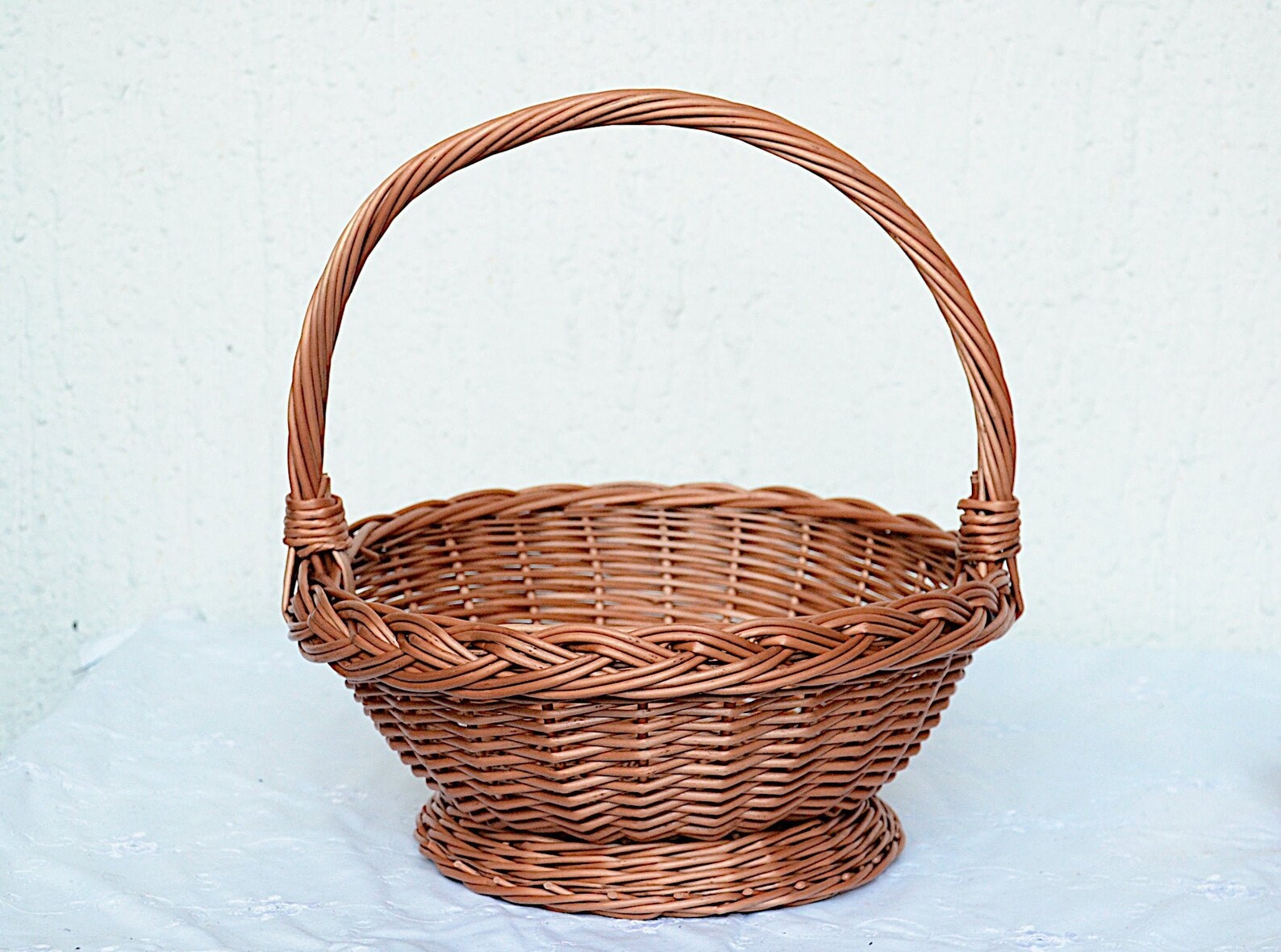 Elegant Gift Basket Shallow Round Basket Flower Display - Etsy