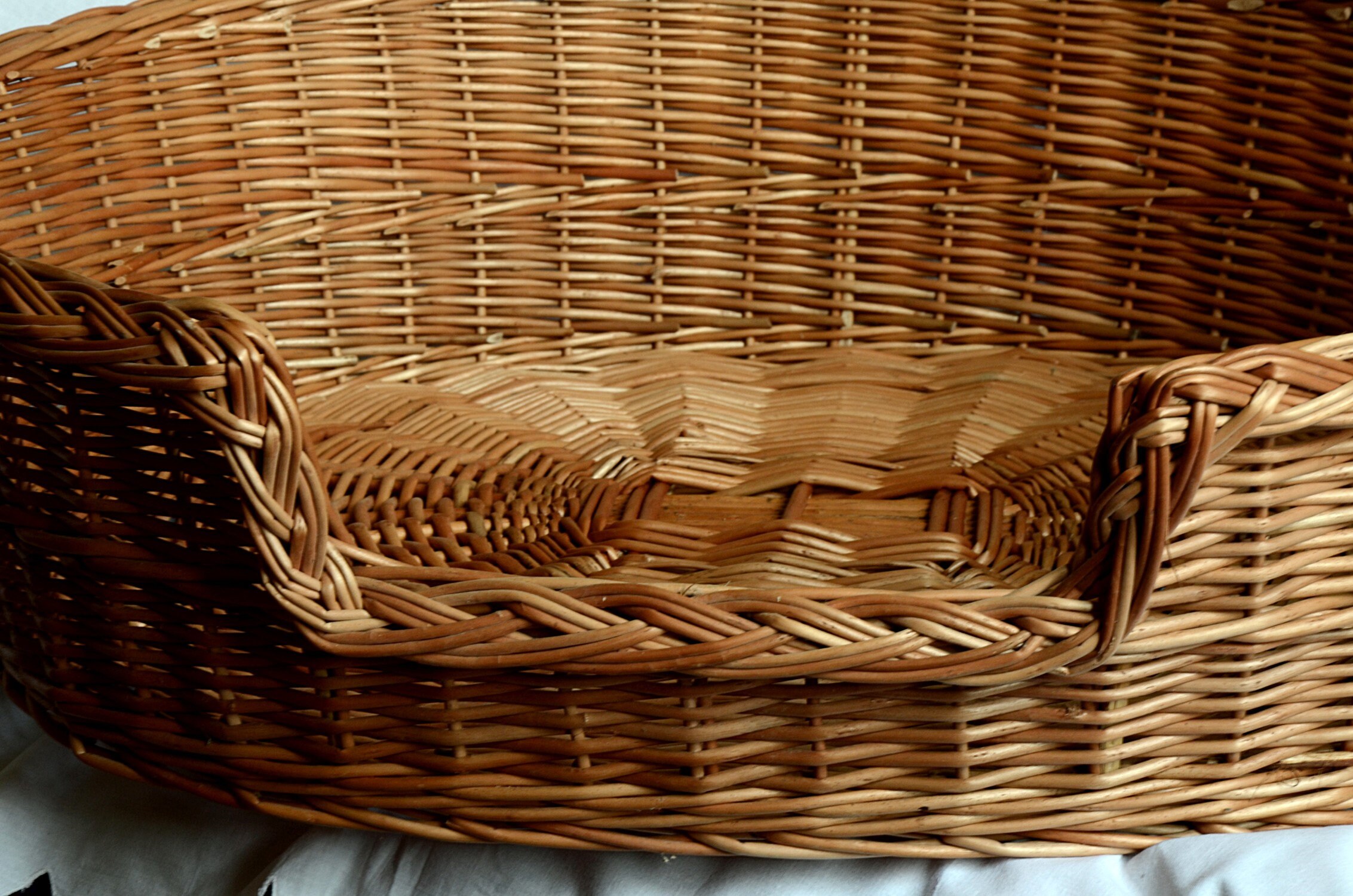 Medium/large Oval Dog Bed Wicker Dog Bed Oval Cat Bed - Etsy