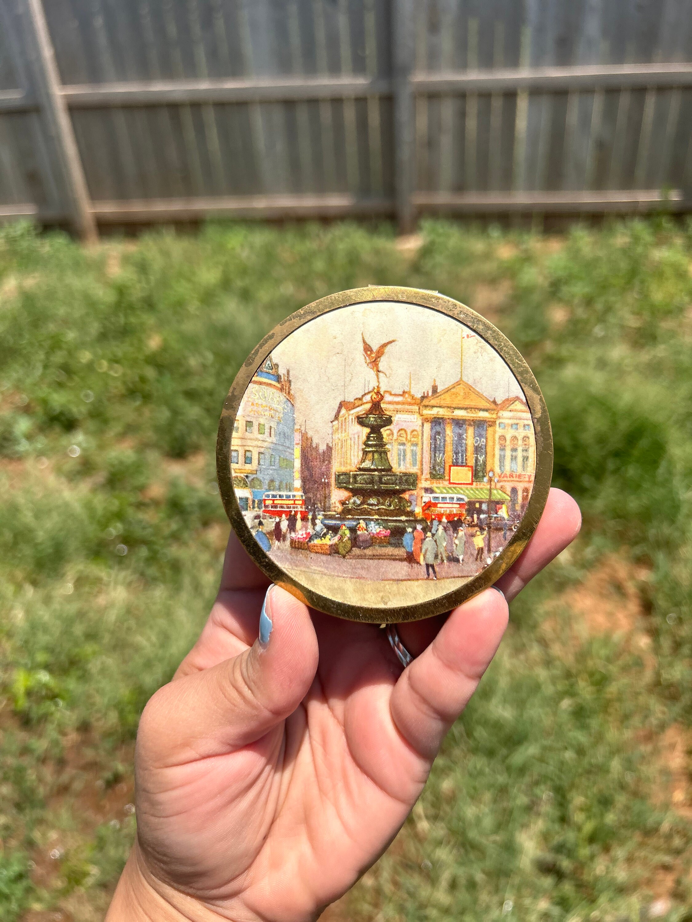 Vintage 1960s-1970s Make up Compact - Etsy