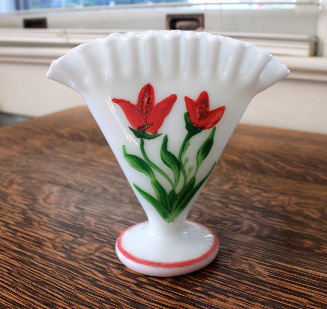 Fenton Tulip Design Milk Glass Ruffled Fan Vase With Painted Tulips - Etsy