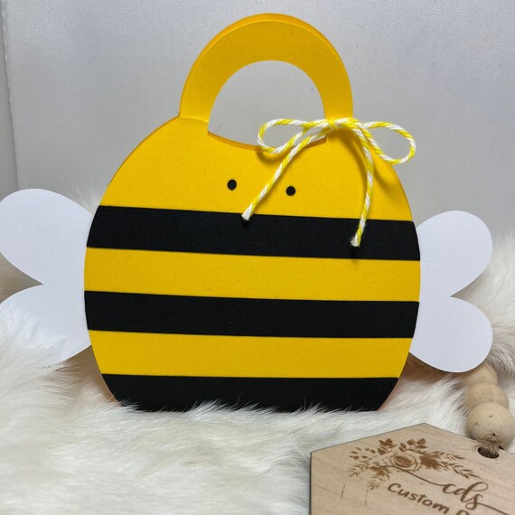 Bee Treat Bag/ Bee Purse Bag/ Bee Theme / Mommy to Bee/ Bumble | Etsy