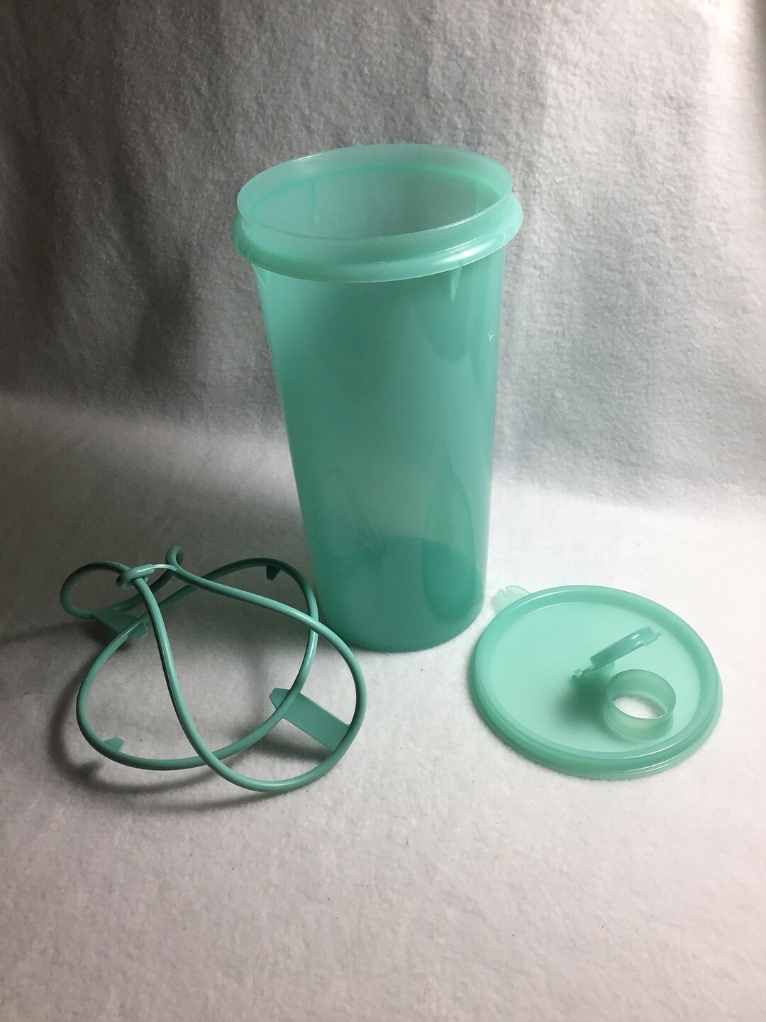 Tupperware in Turquoise Aqua Blue Beverage Container Lid Handle TT2 - Etsy
