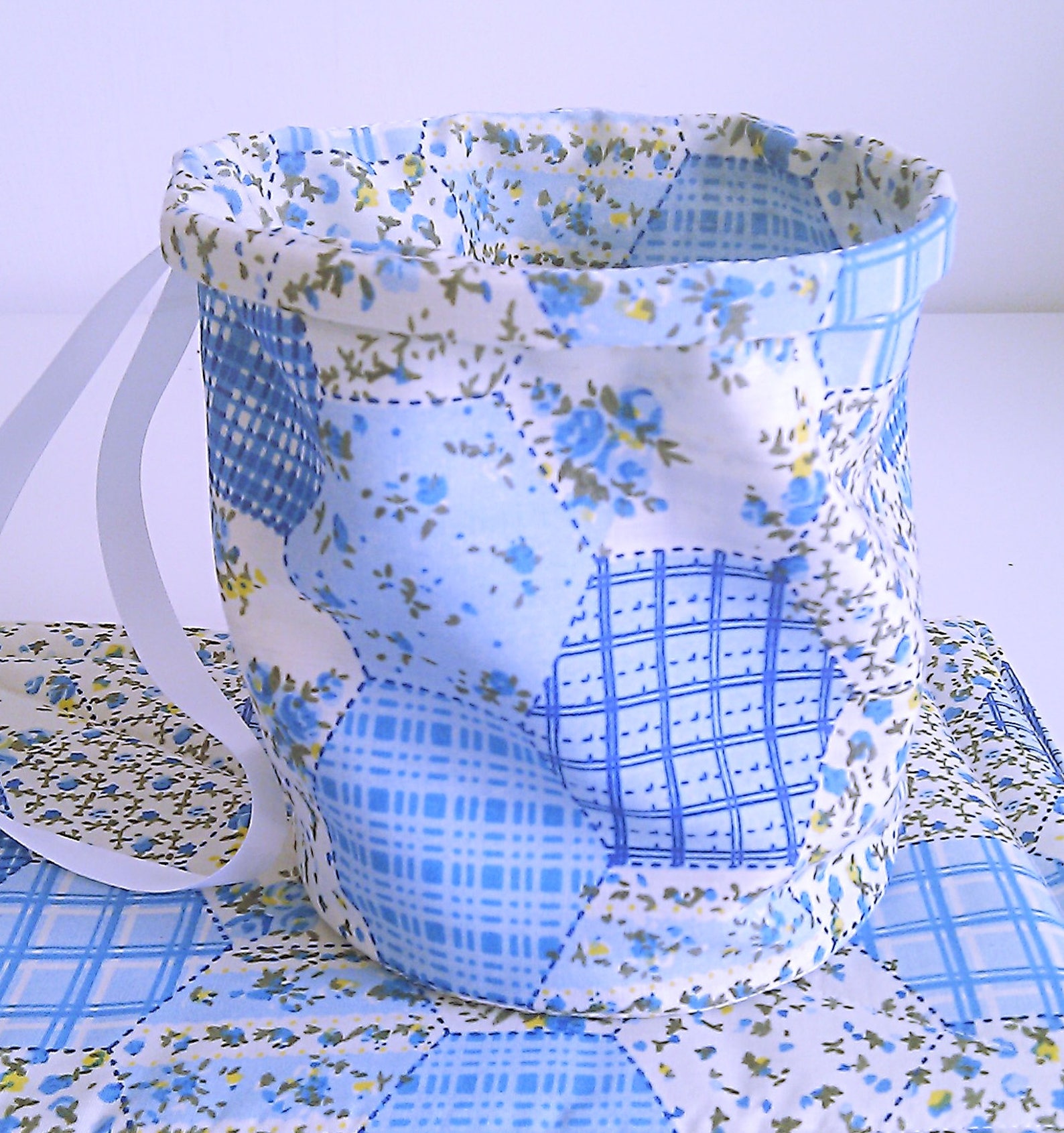 Collapsible Thread/scrap Catcher Sewing Gift Patchwork - Etsy