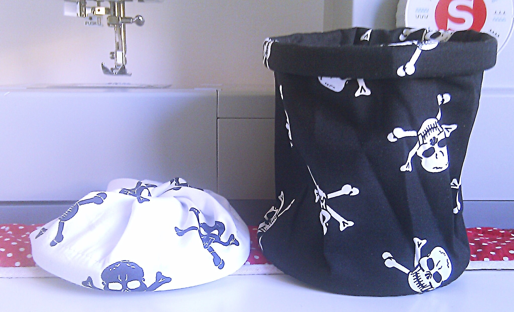 Collapsible Thread/scrap Catcher Sewing Gift Gothic Thread - Etsy