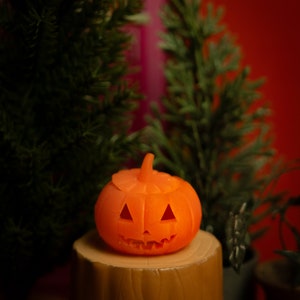 Miniature Jack O' Lantern: Dollhouse Halloween Pumpkin With Lid ...