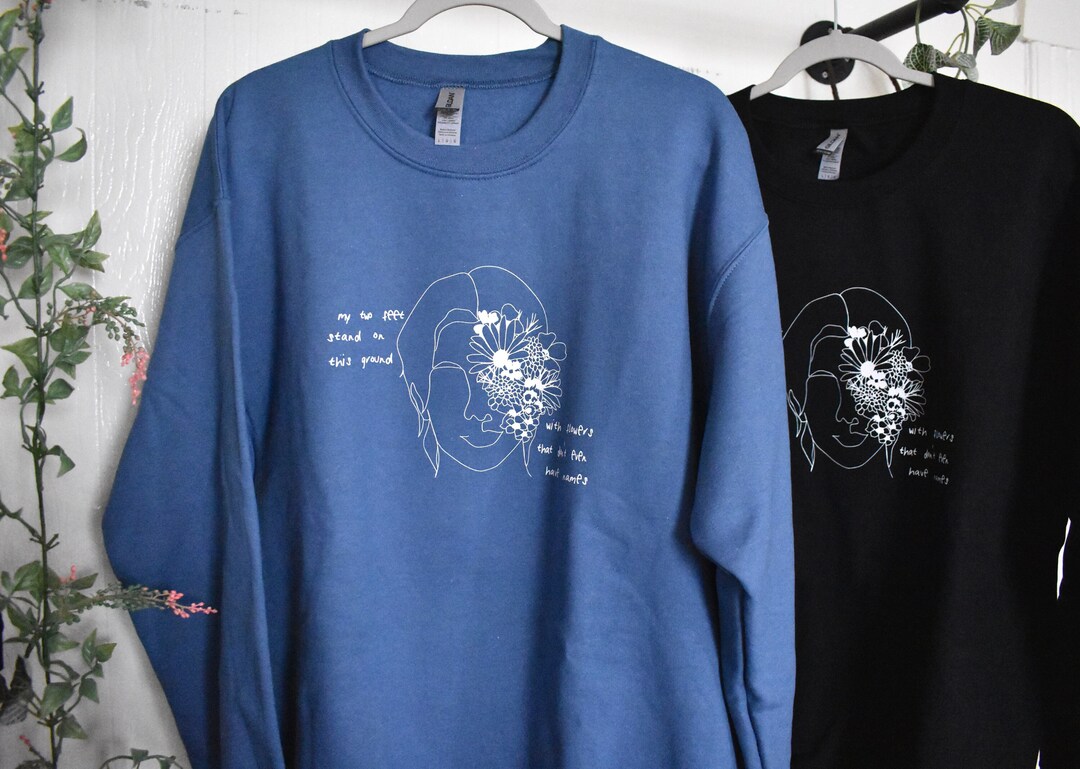 Wildflower Sweatshirt - Two Feet on the Ground - Etsy