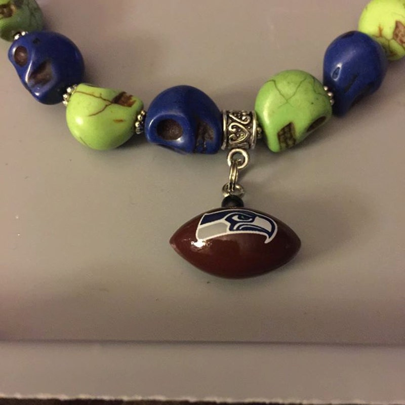 Seattle Necklace - Etsy