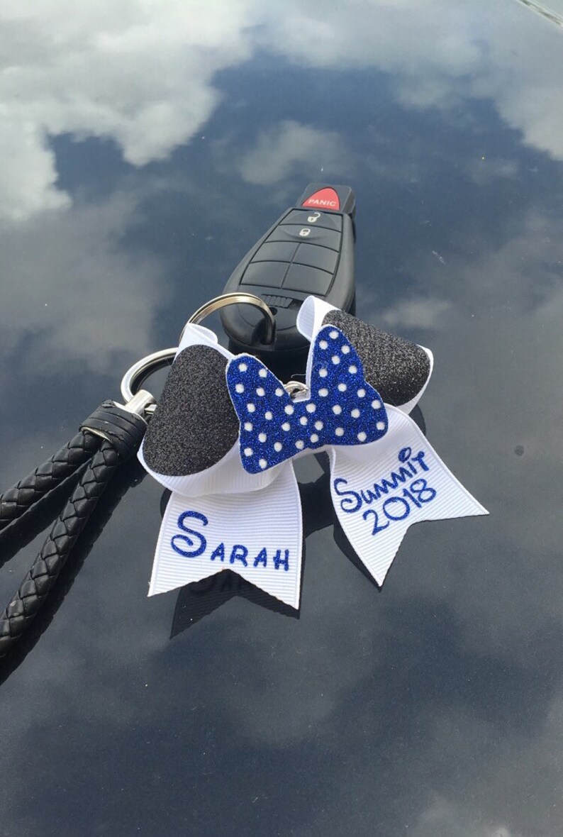 Minnie Mouse Bow Keychain With Name - Etsy