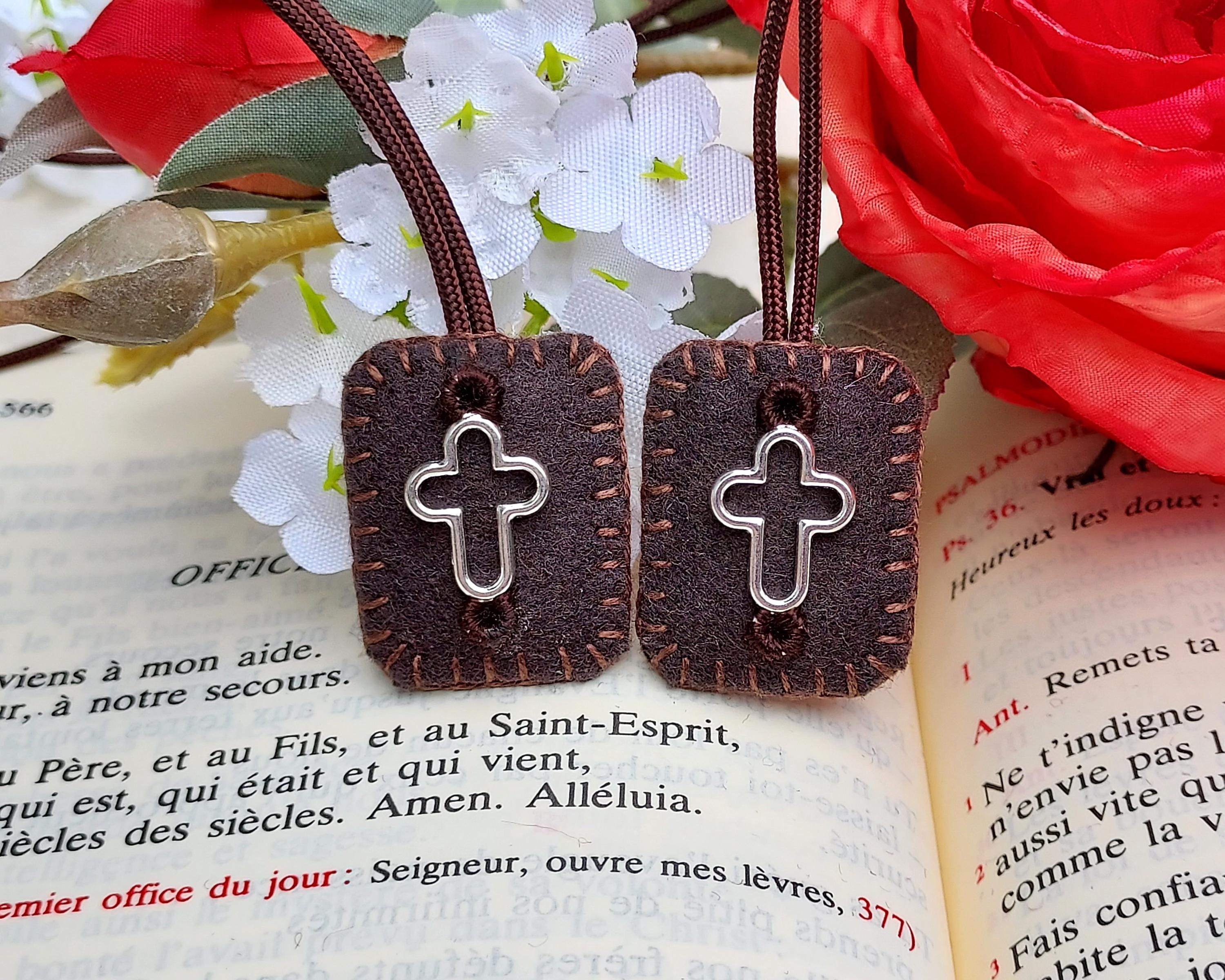 Mini Wool Scapular With a Heart-shaped Medal Engraved With Cross Hand ...