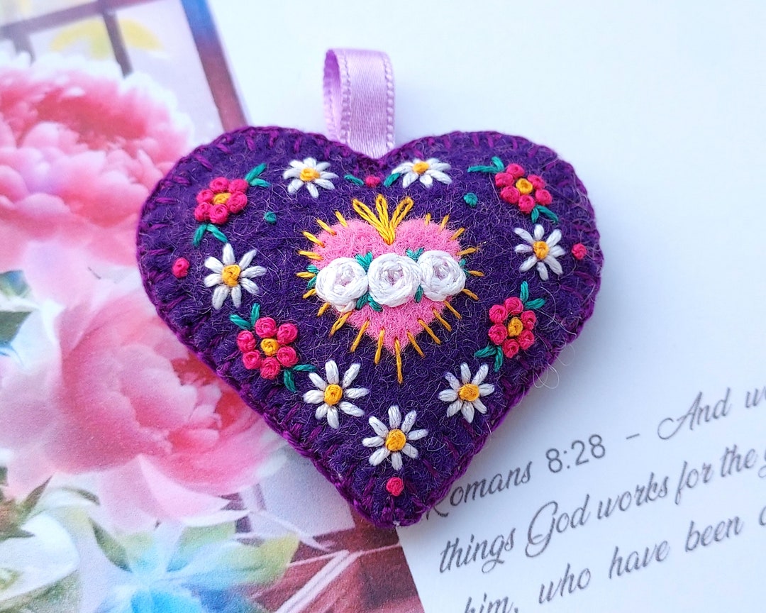 Catholic Crib Medal Sacred Heart Ex-voto Hand Embroidered Badge With ...