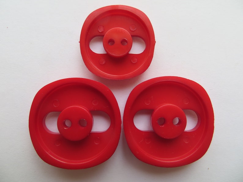 1960s Vintage Med MOD Oval-center Glossy Red Coat Jacket Dress Buttons ...