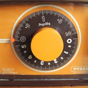 Lovely Pyrex Chocolate Brown and Orange Scale / 70s / 60s / - Etsy UK