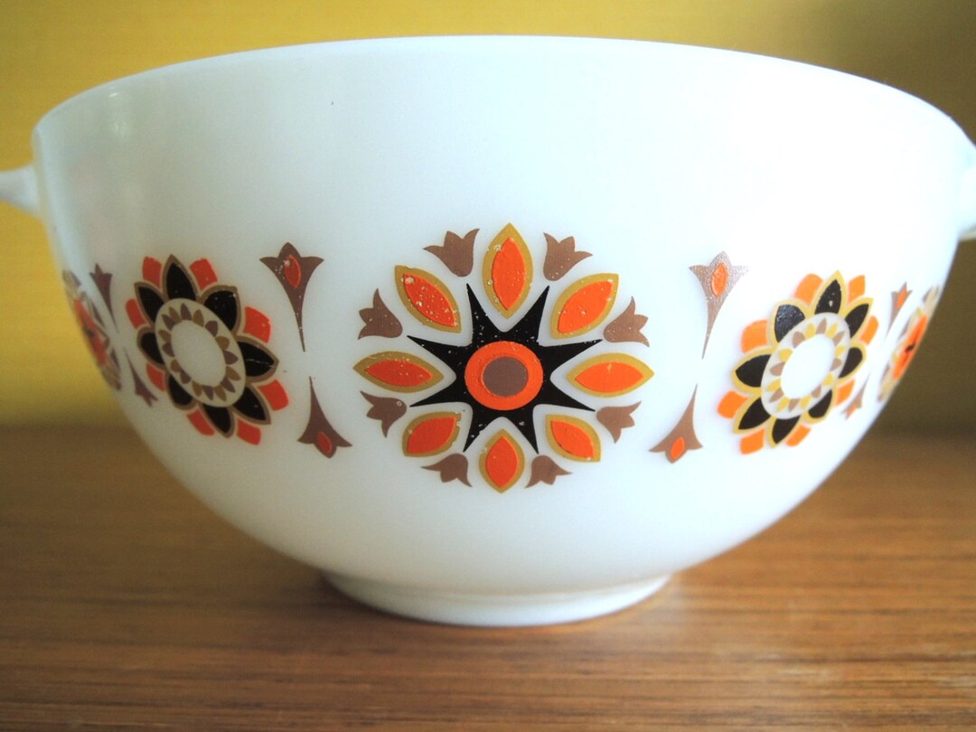 60s Vintage Jaj Pyrex Toledo Pattern Medium Bowl / Casserole Dish ...