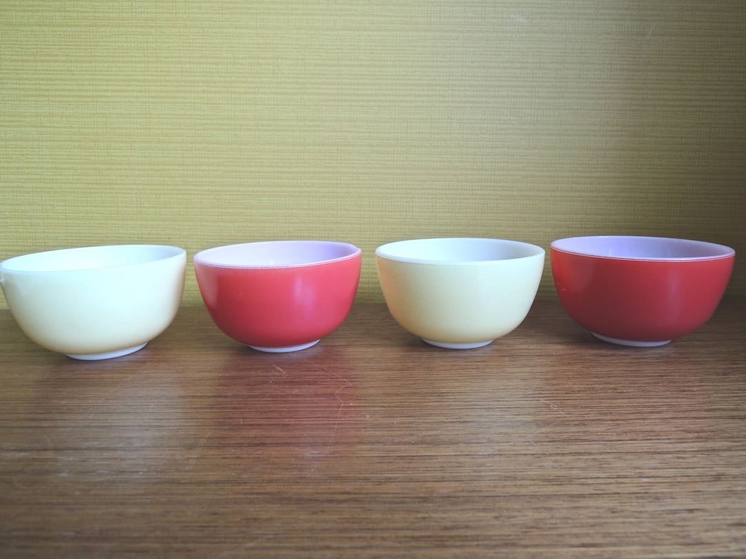 Vintage 50s JAJ Pyrex Small Bowls Set: Red & Yellow, Made in England - Etsy