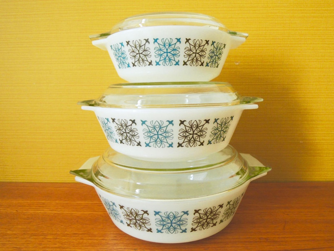 Vintage JAJ Pyrex Chelsea Casserole Set: 1960s Retro Blue Snowflake ...