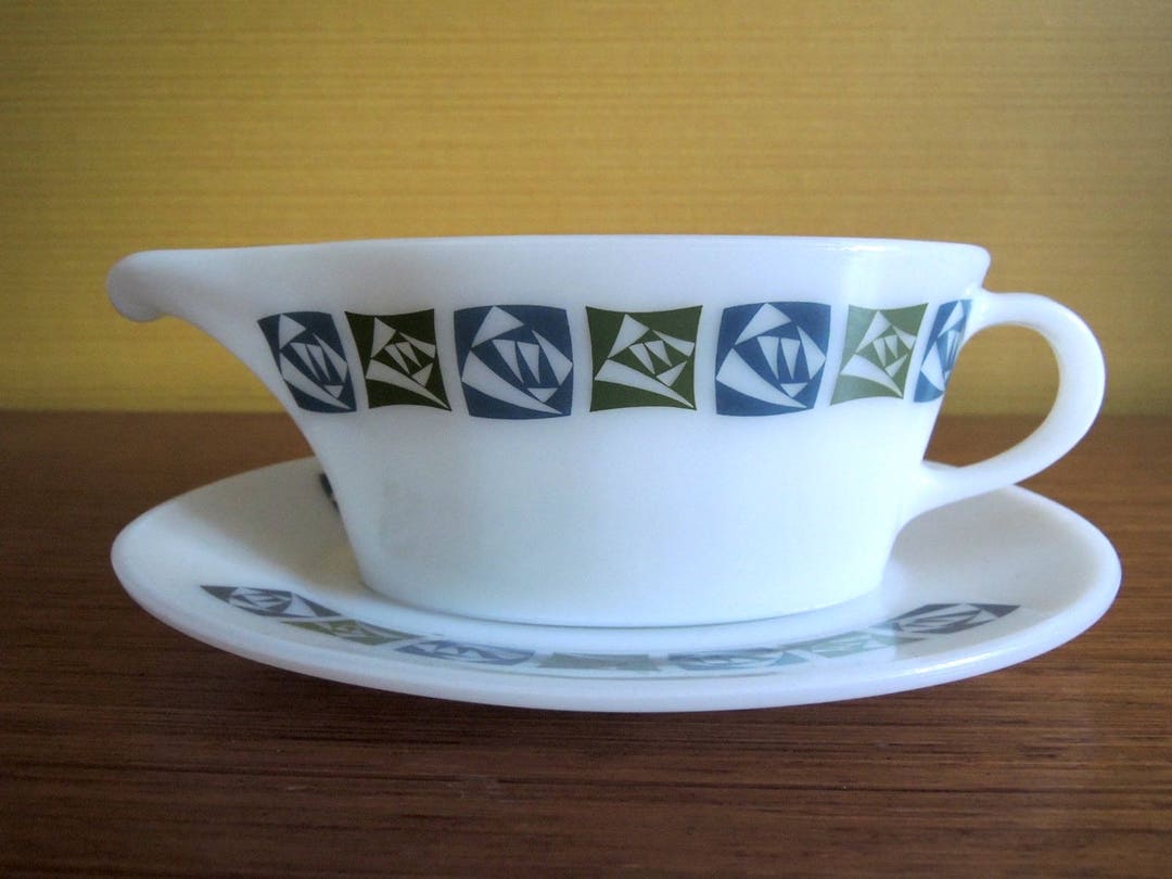 JAJ Vintage Pyrex Checkers Pattern Gravy Boat With Plate / 60s / Blue ...