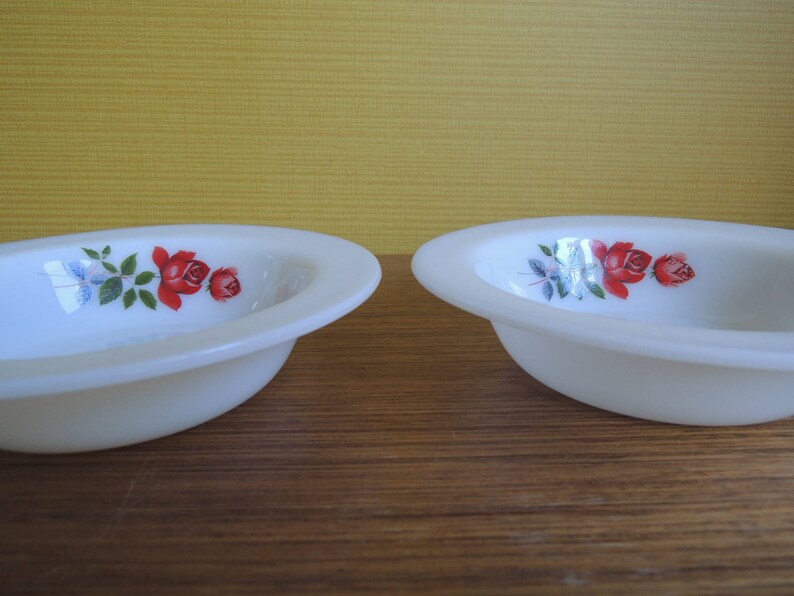 A Pair of Vintage Jaj Pyrex June Rose Pattern Desert Bowls / - Etsy