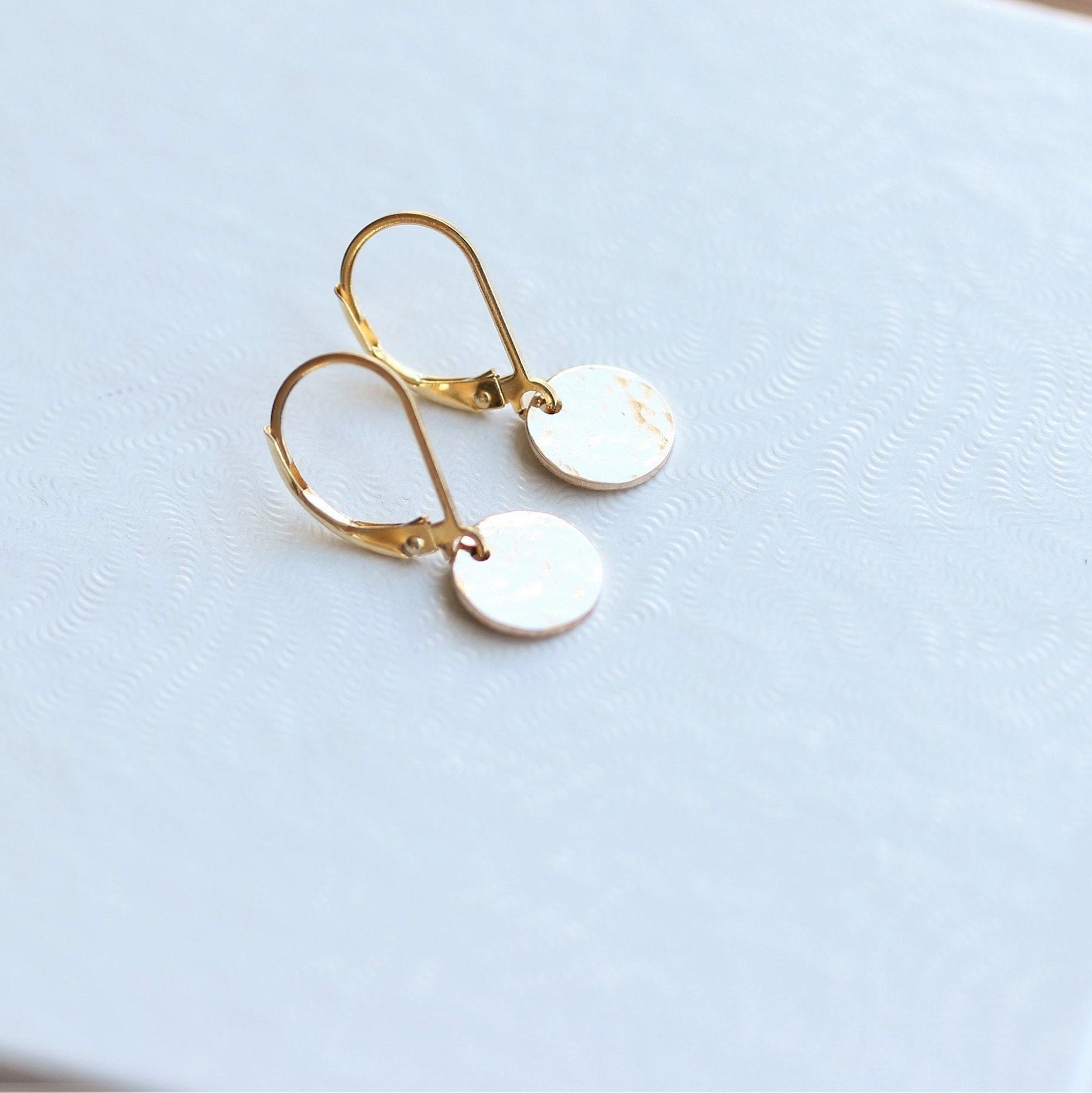 14k Gold Filled Coin Disc Dangle Earrings. 9mm Hammered Round - Etsy