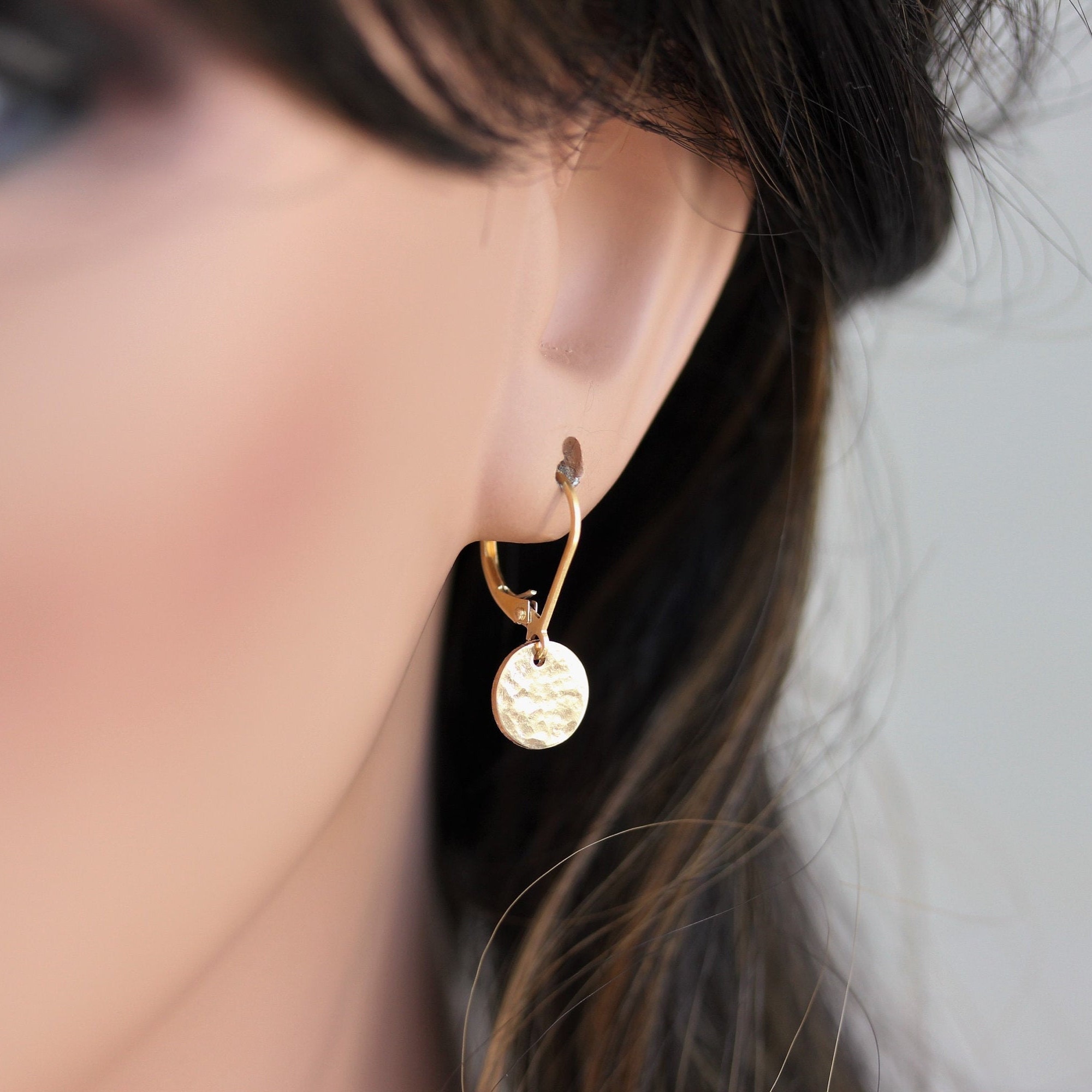 14k Gold Filled Coin Disc Dangle Earrings. 9mm Hammered Round - Etsy
