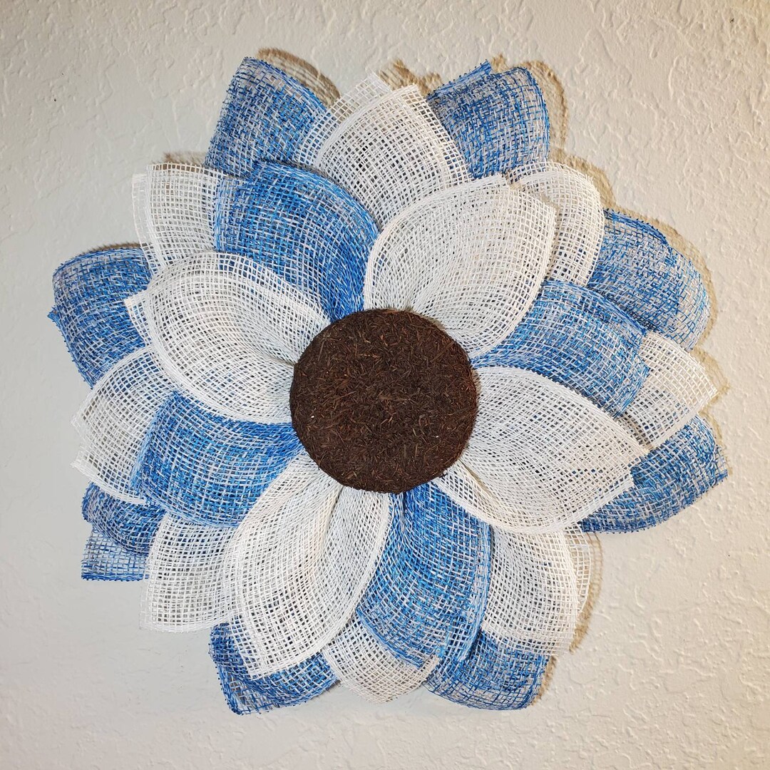 Blue and White Low Profile Mesh Wreath, UITC Mesh Wreath, Storm Door ...