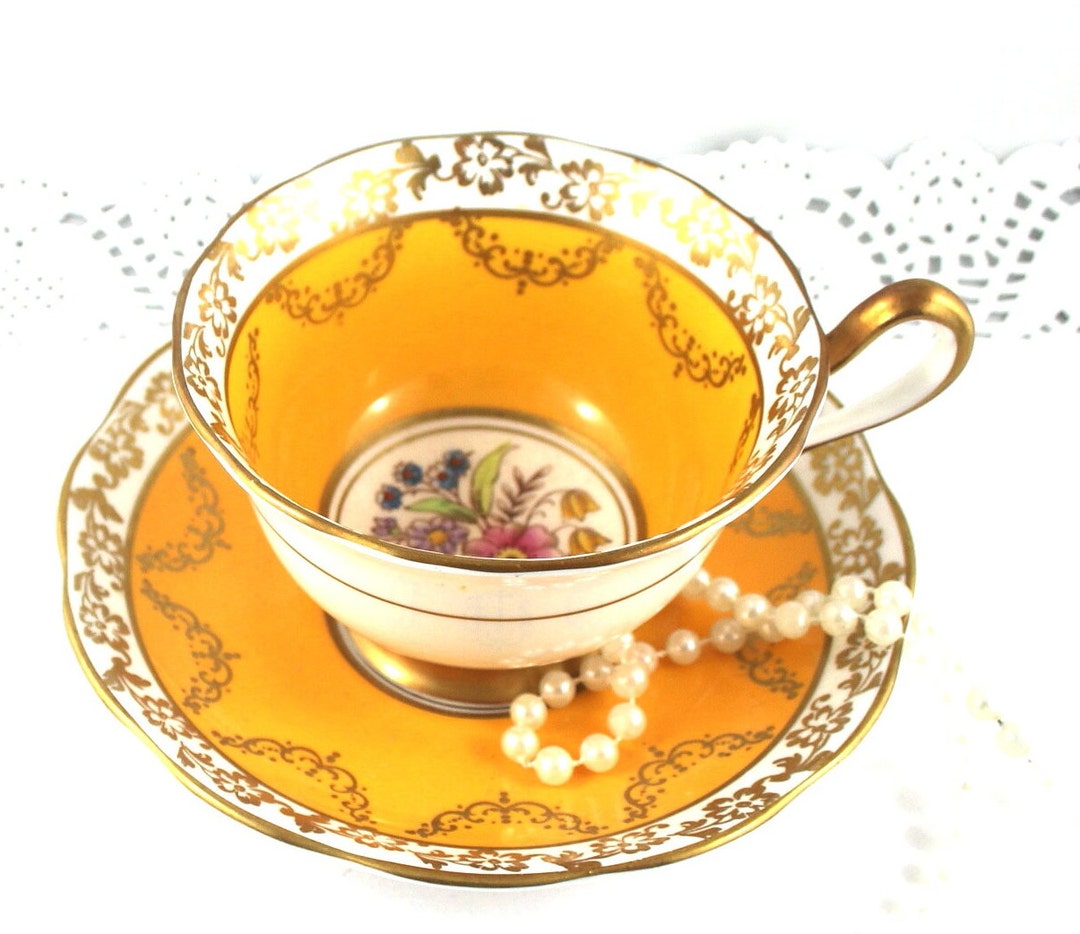 Royal Albert Beautiful Floral Duo, Floral Accent in the Center, Crisp ...