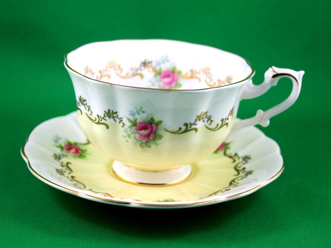 Royal Albert Lovely Duo, Invitation Floral Pattern, White/yellow ...