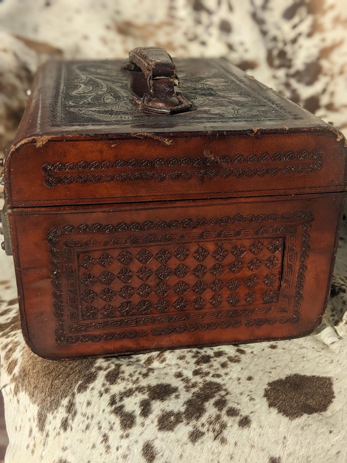Vintage 1940s Tooled Leather Train Case Leather Jewelry Case Mexico ...