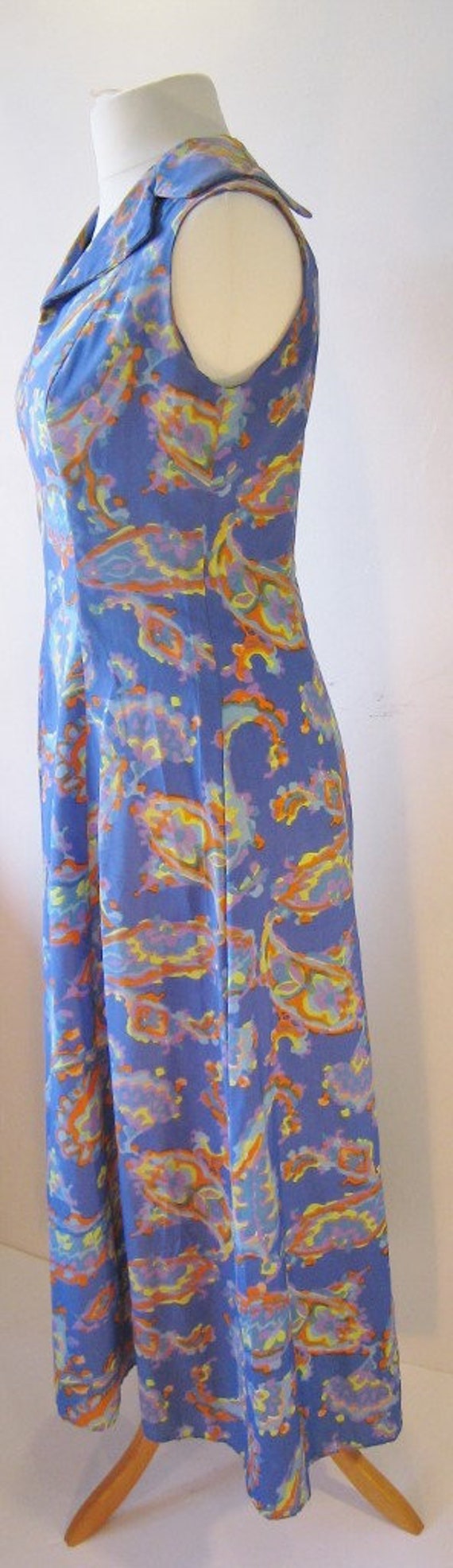 Vintage 1970s long blue & multi-coloured abstract pat… - Gem