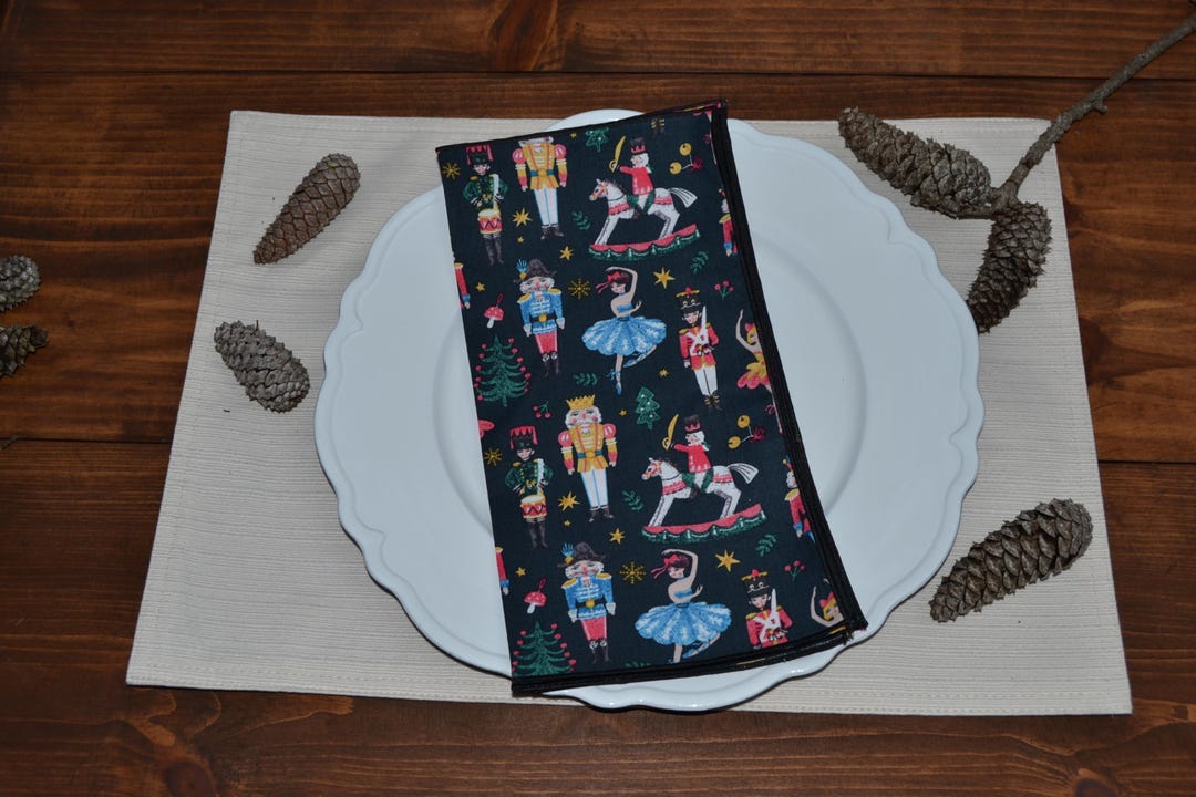 Nutcracker Cloth Napkins, Christmas Cloth Napkins, Reusable Cloth ...