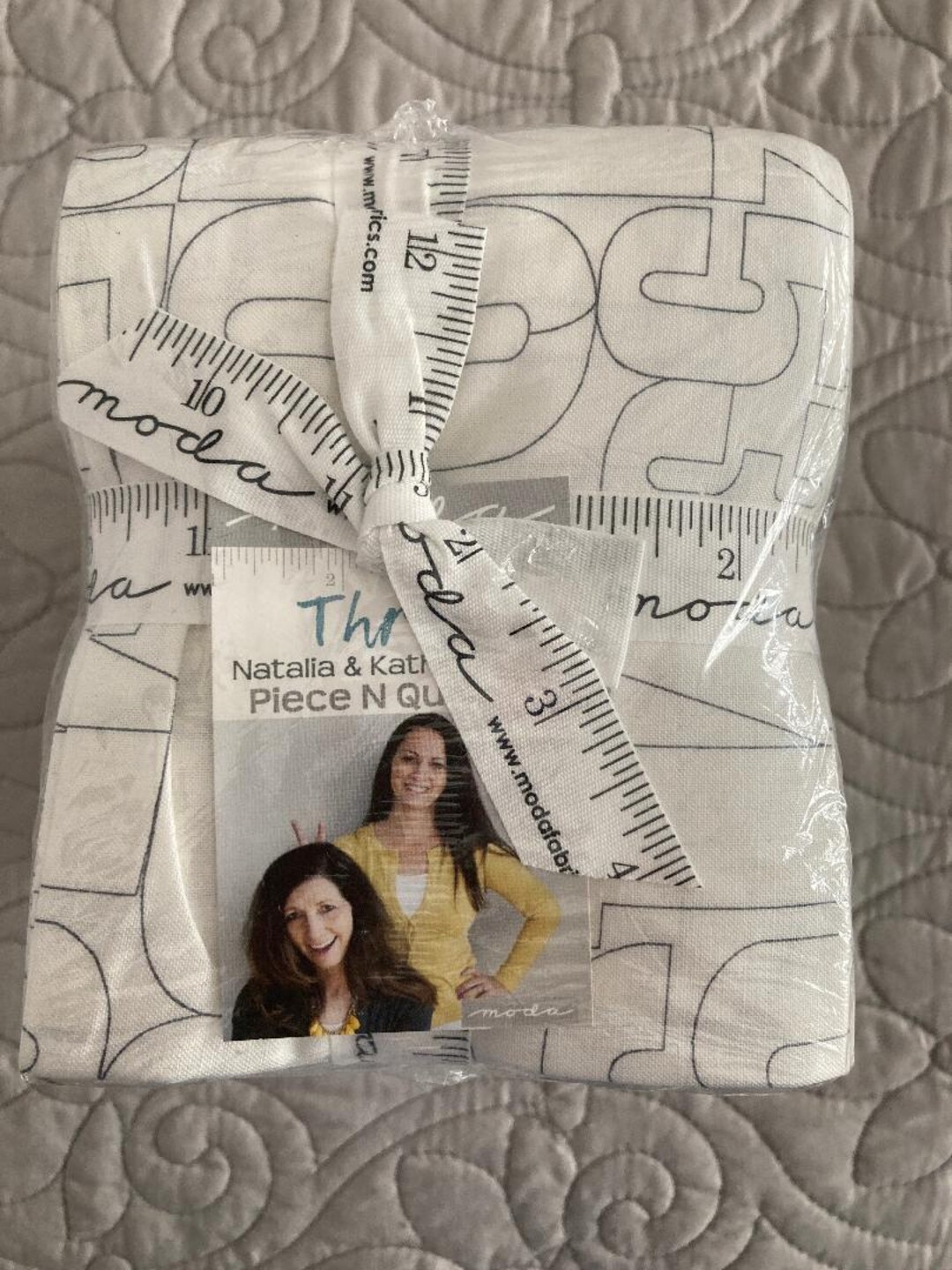 Moda Fat Quarter Bundle 28 Fat Quarters + Panel Thrive by Piece N Quilt ...