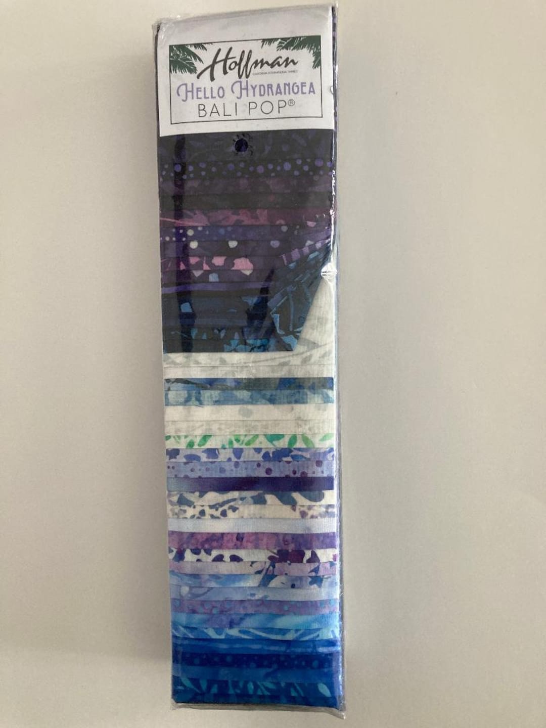 Hoffman Bali Pops Batiks Precut 2 1/2" Strips BP-222 Hydrangea 40 Count ...