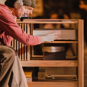 JAMM Record Player Stand, Vinyl Record Storage Made of Solid Oak Wood ...