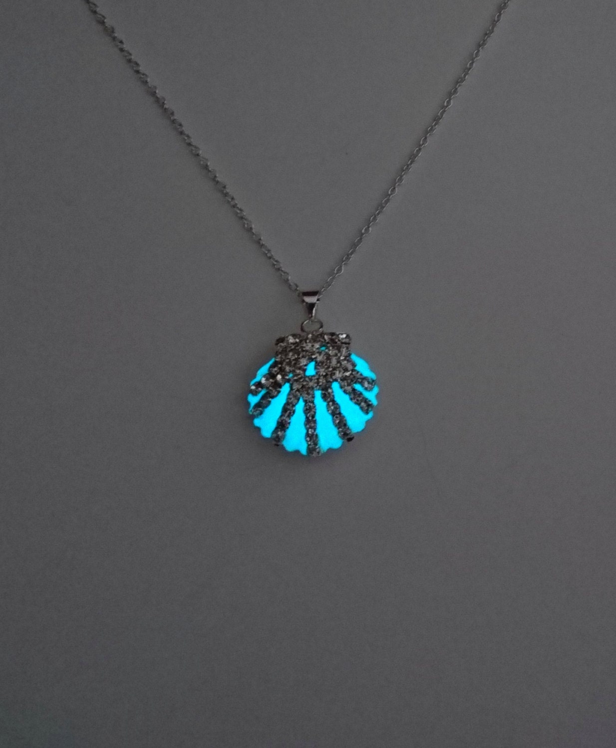 Small Glow in the Dark Mermaid Necklace Sea Shell Pendant - Etsy