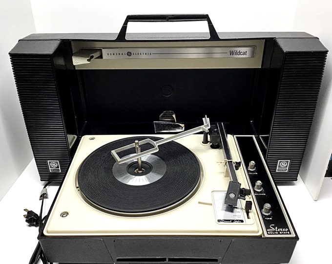 1960's General Electric Wildcat Portable Record Player Stereo Made in ...