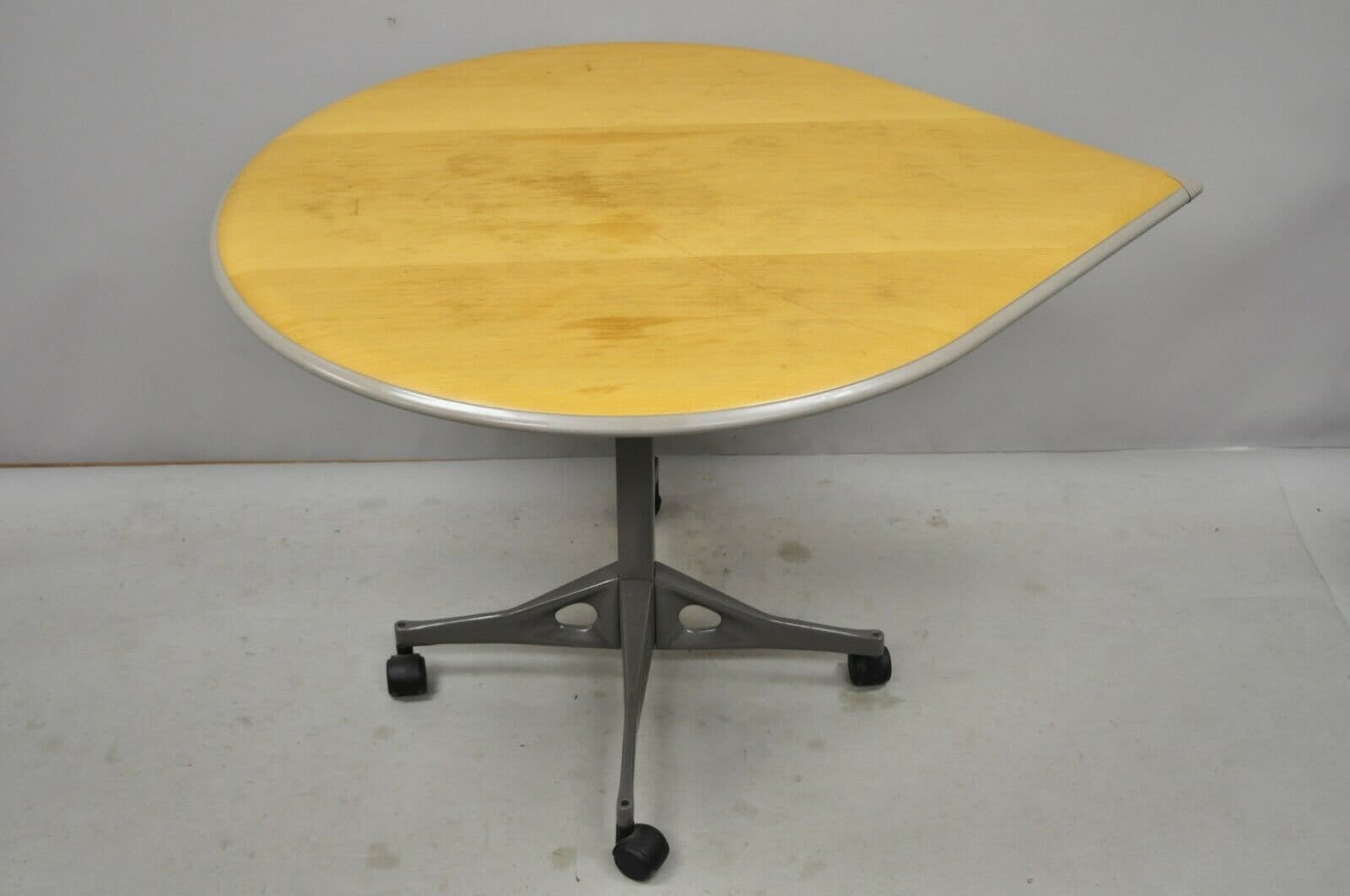 Office Furniture Herman Miller Relay Table Teardrop Corner Rolling ...