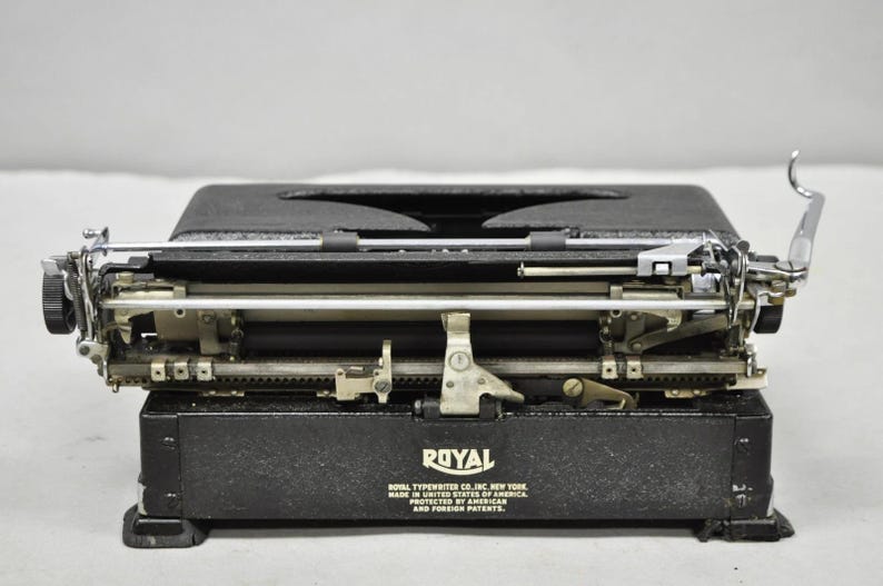 Vintage Royal De Luxe Deluxe Touch Control Manual Typewriter With ...
