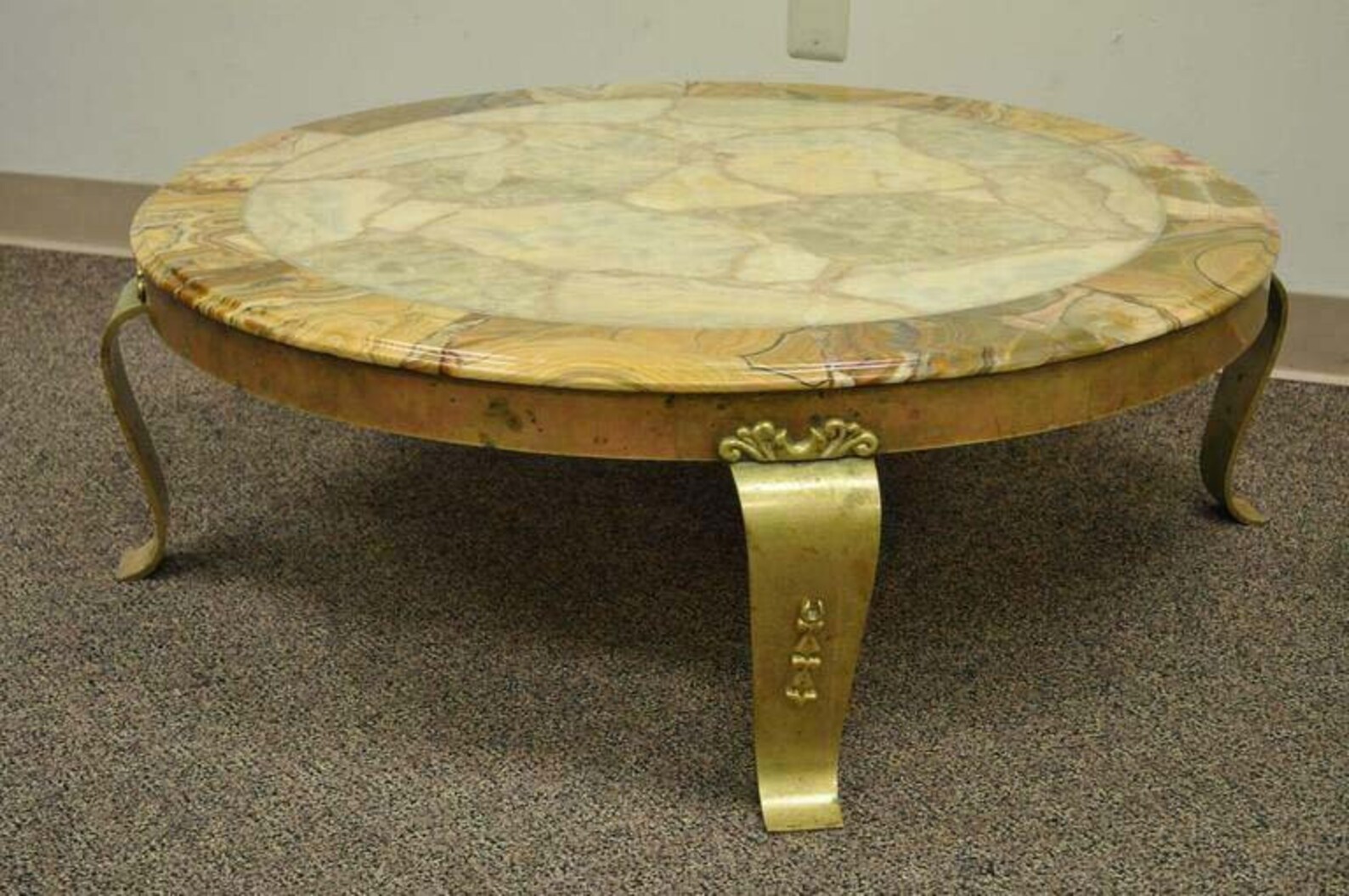 Brass and Onyx Round Coffee Table by Muller's of Mexico Attr. to Arturo ...