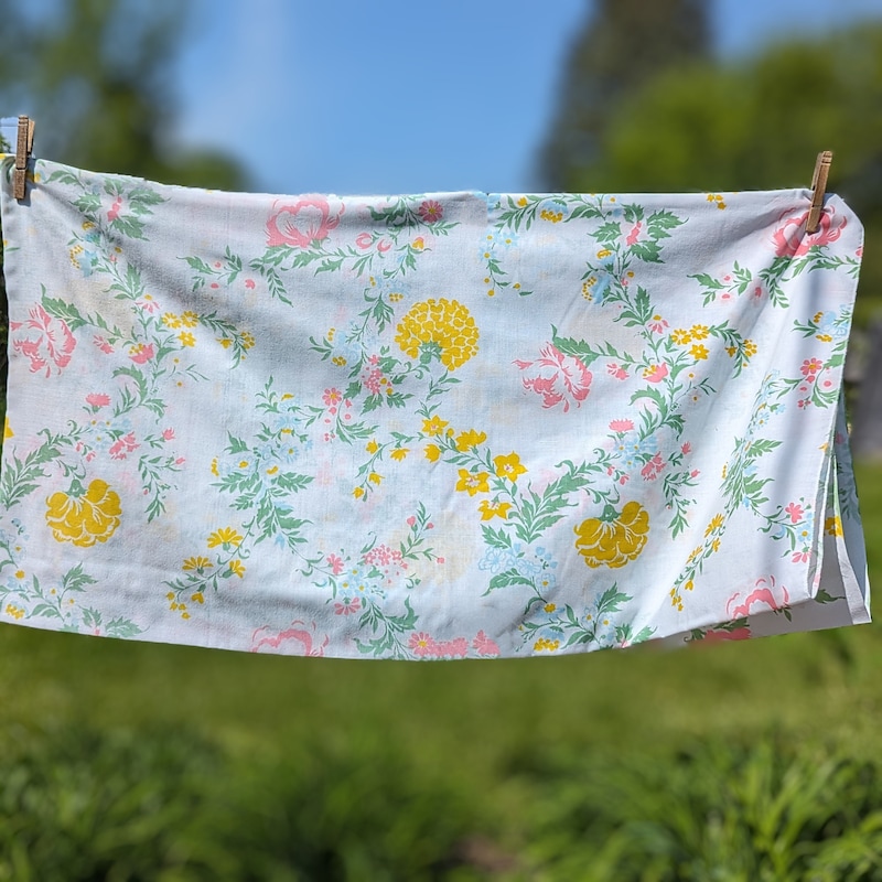 Vintage Floral Sheet - Etsy