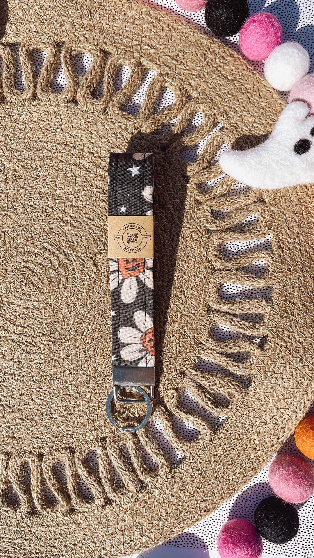 Daisy Jack-o-lanterns Key Fob | Pumpkin Flowers Wristlet | Halloween ...