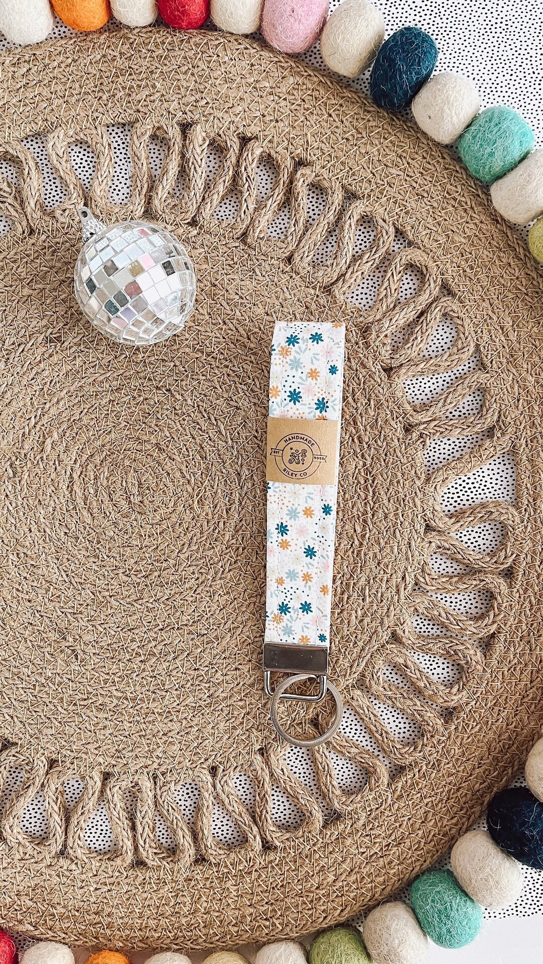 Mini Daisies Key Fob | Spring Flowers Wristlet | Birthday Collection ...